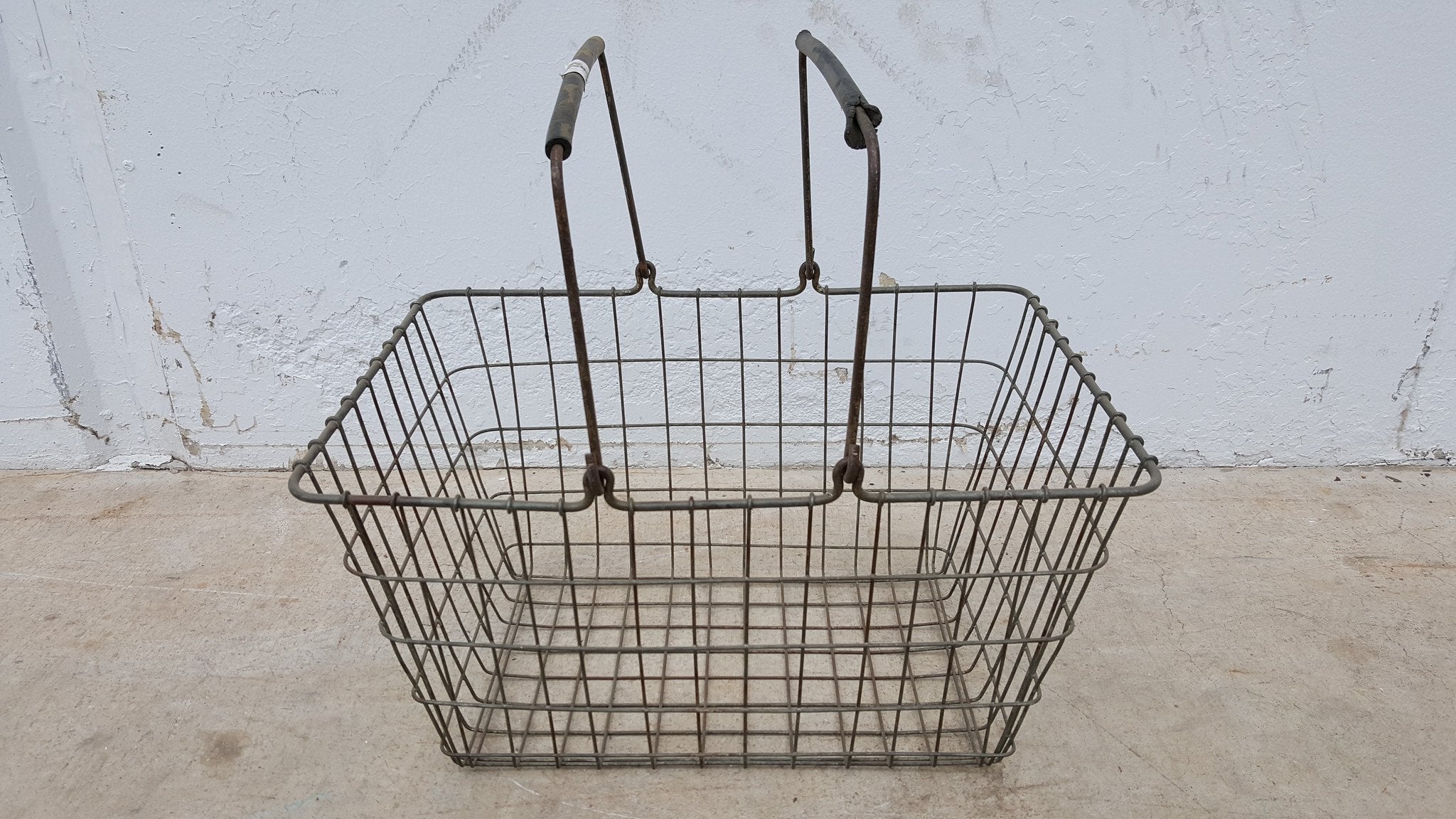 Vintage Wire Shopping Basket – Antiquities Warehouse of Grand Traverse